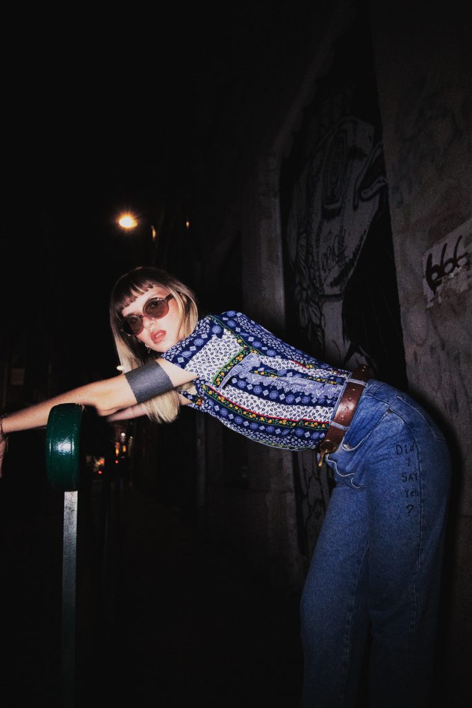 Comment porter un jean Mom en 2021 ? - moitiemoitie